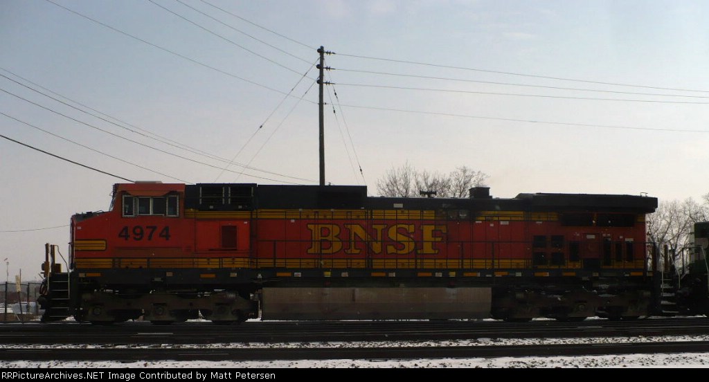 BNSF 4974